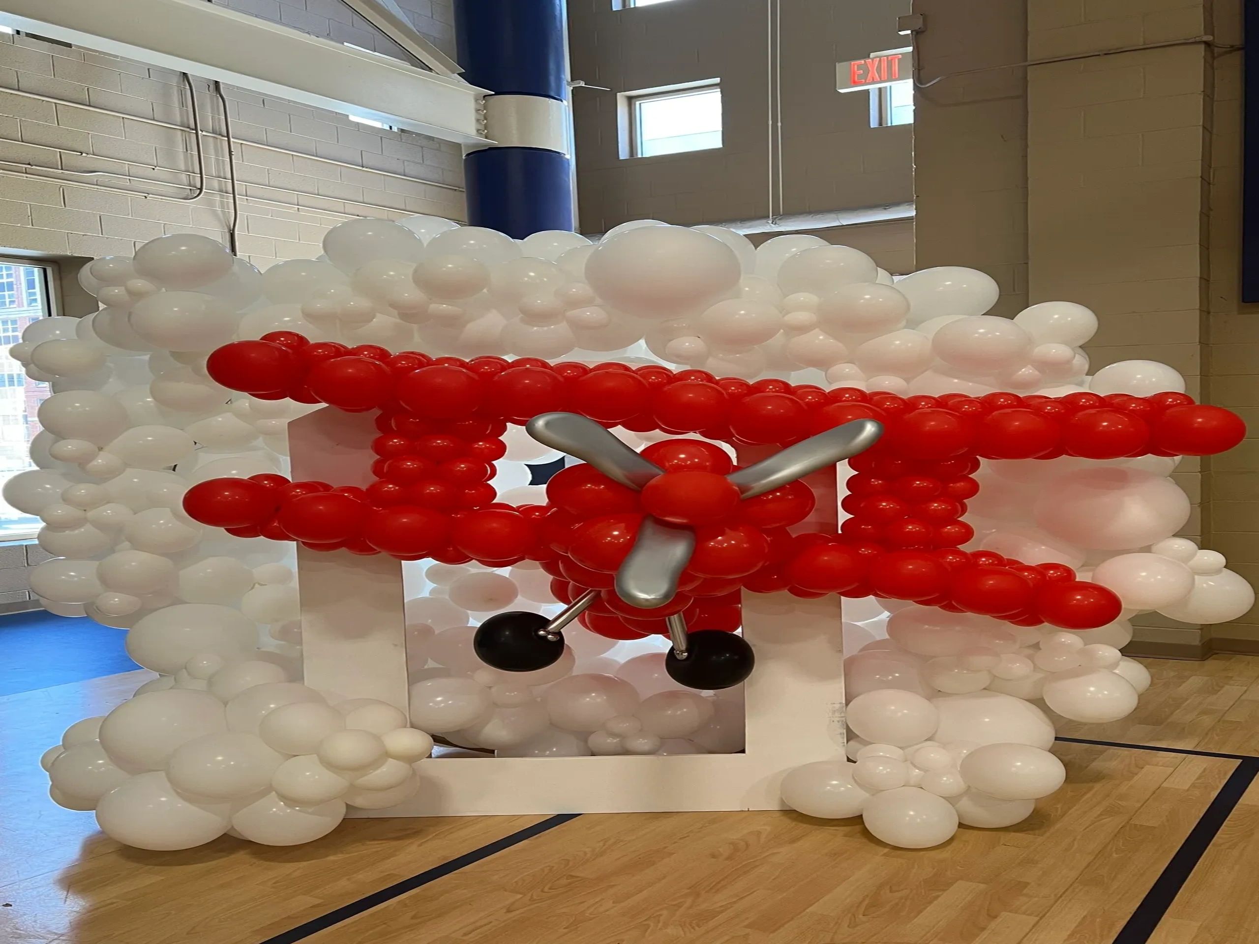 Get To Know Us | We Specialize in Artistic Balloon Decor | Corporate Events