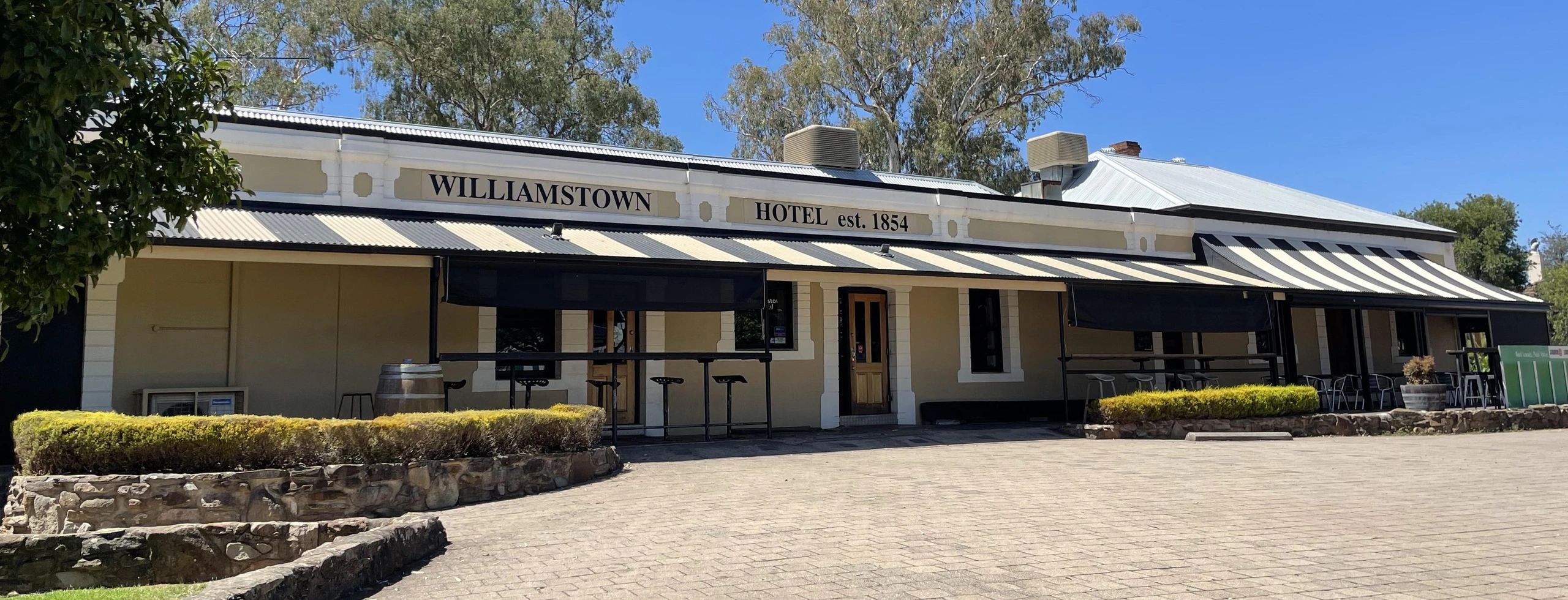 Williamstown Hotel - Alcohol, Pub, Food, Alcohol