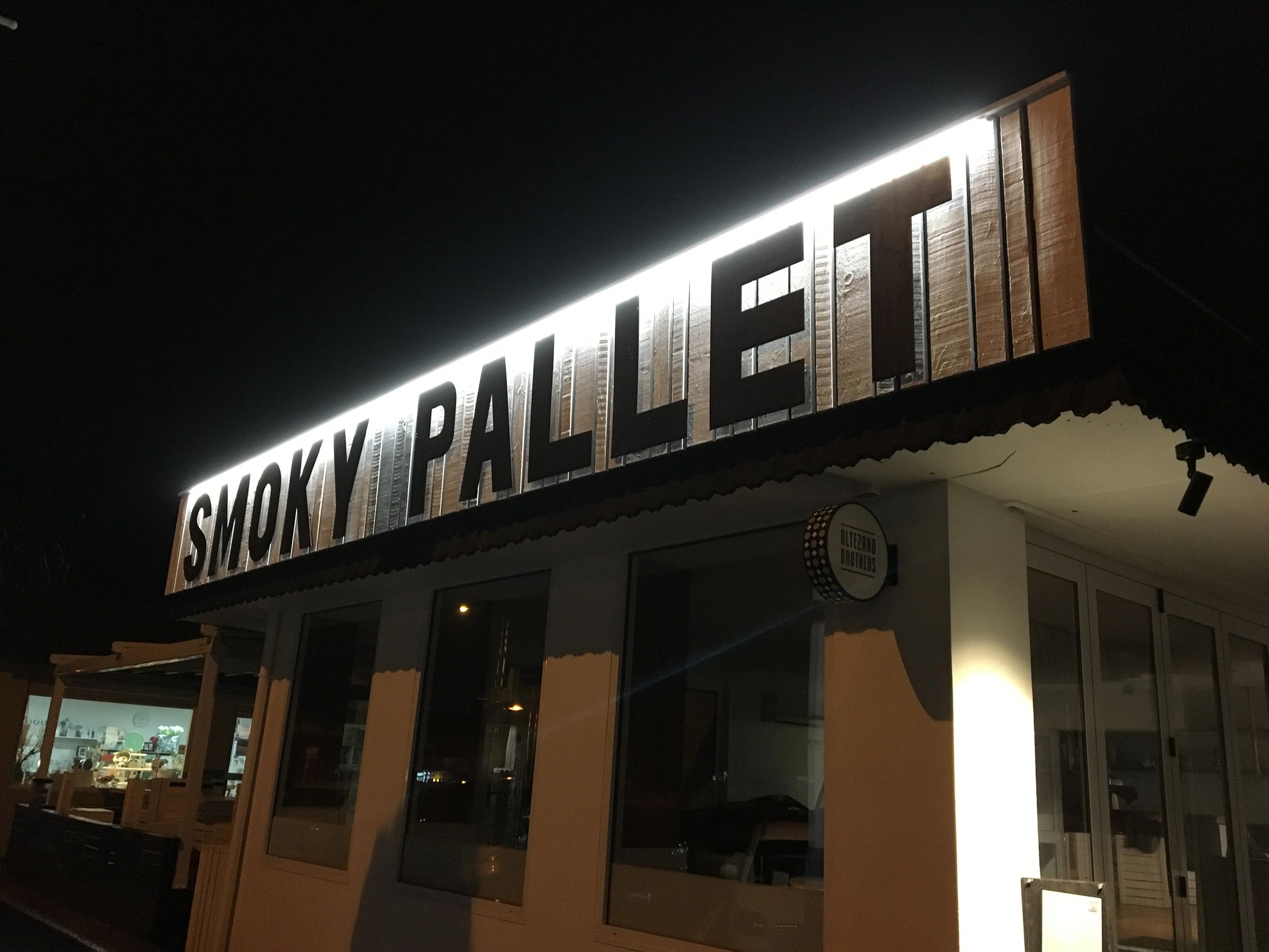 Smoky Pallet Freehouse