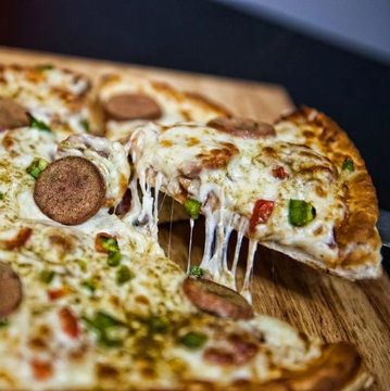 PIZZA SHAB - Makhsoos Persian Pizza Halal Richmond Hill