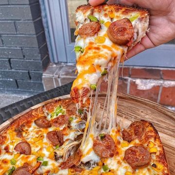 PIZZA SHAB - Makhsoos Persian Pizza Halal Richmond Hill