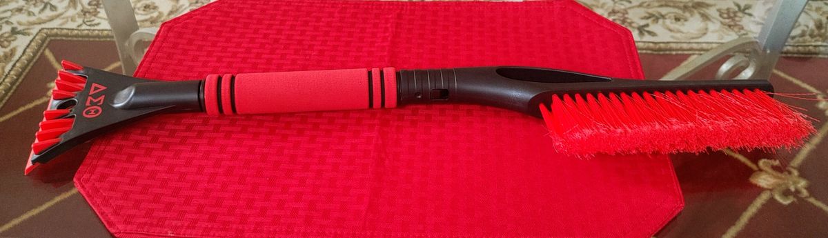 Delta Ice Scraper & Snow Removal