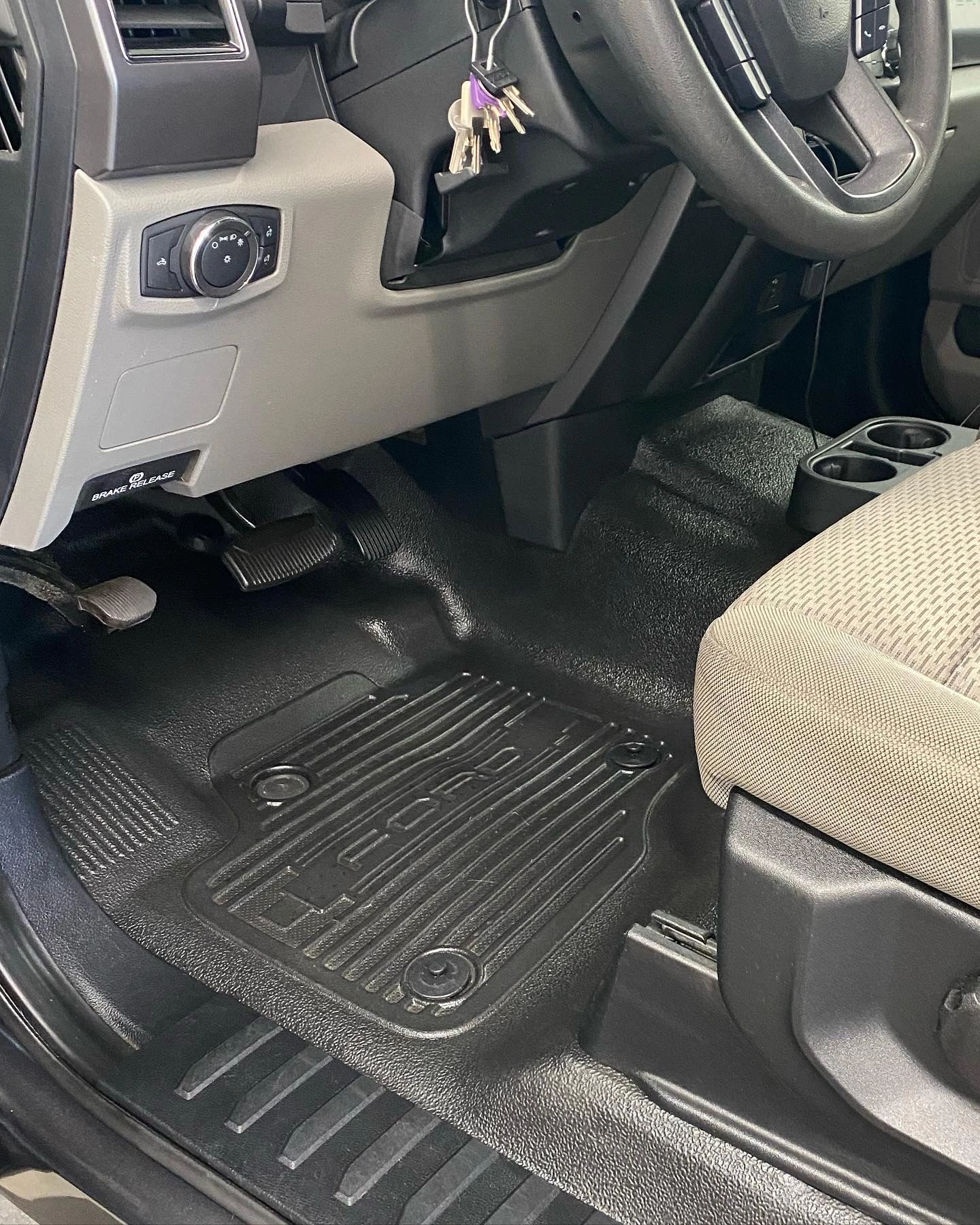 Interior Detail - 2 Row SUV / Pickup