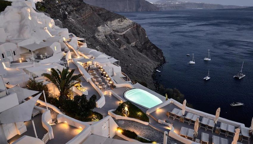 5 of the Most Luxurious Hotels in the Greek Isles