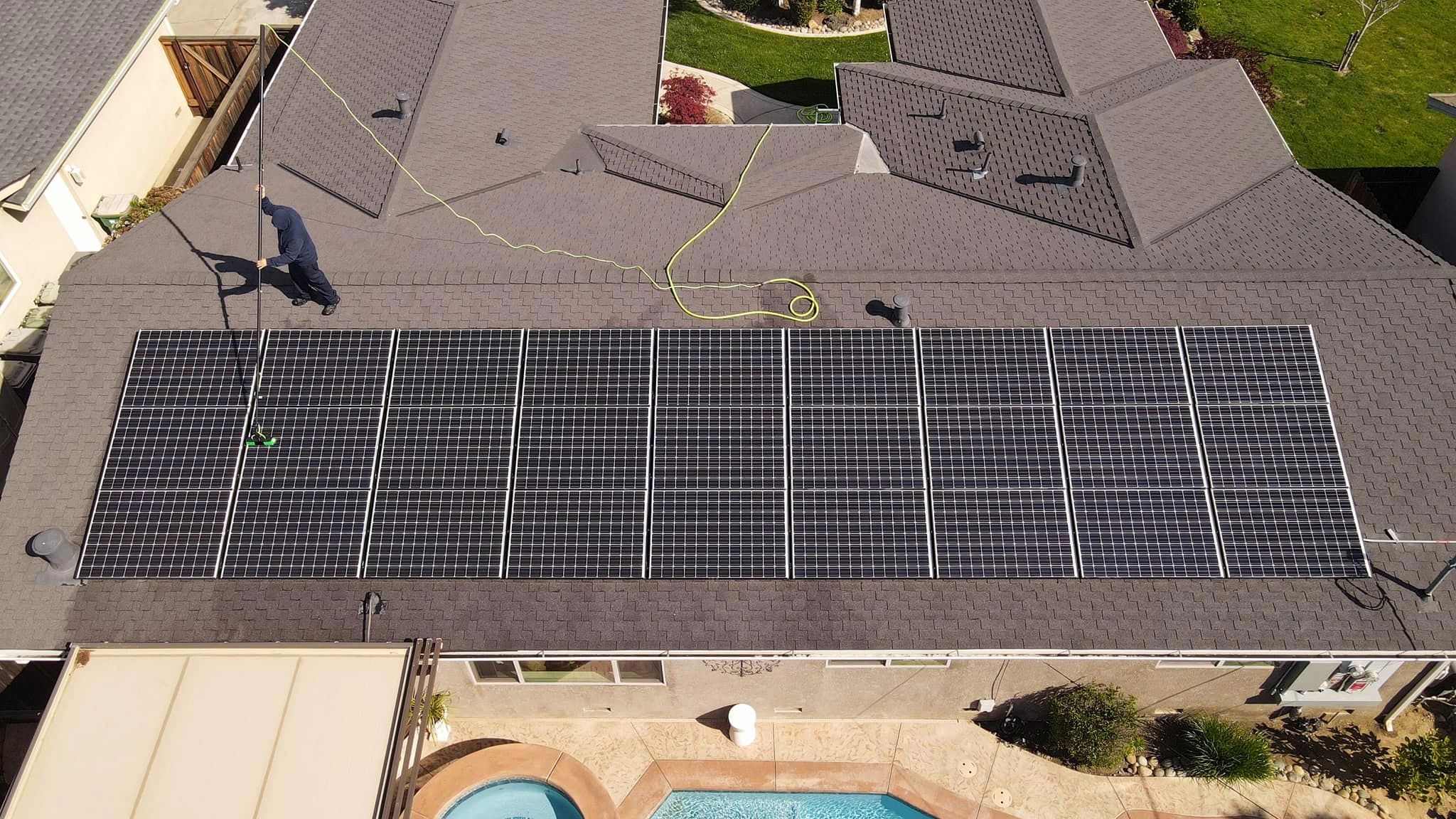 Lee Solar Clean - Solar Panel Cleaning