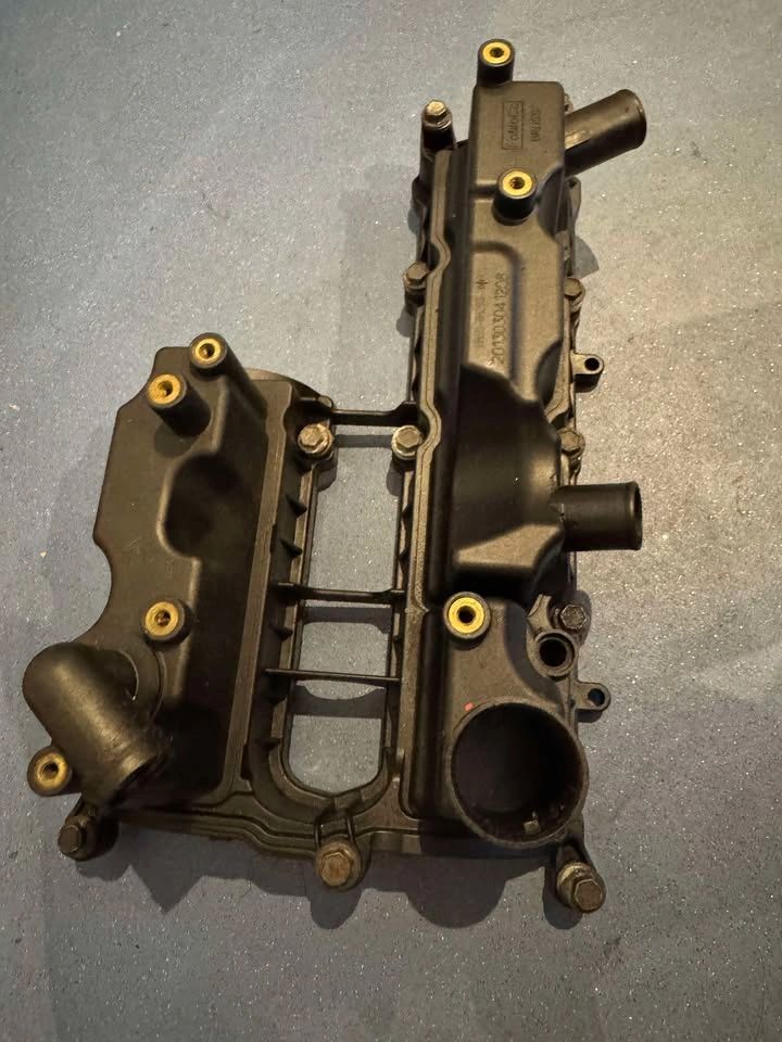 2012 - 2017 Ford Fiesta ST180 1.6 Ecoboost Engine rocker cover