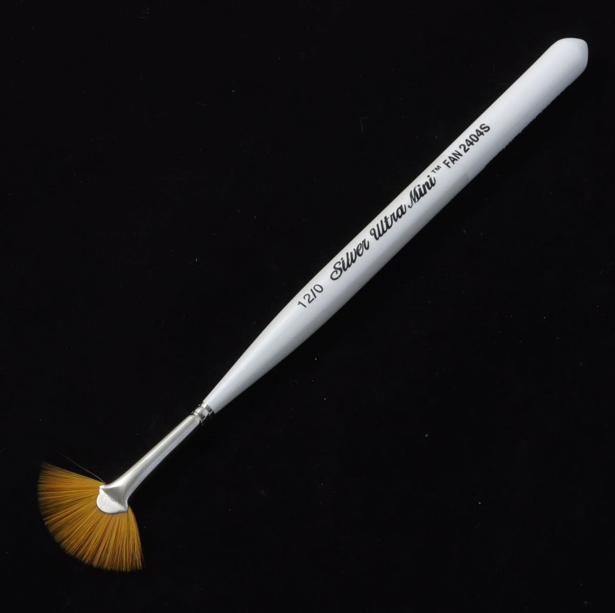 Silver Brush Fan Ultra Mini Brush 12/0
