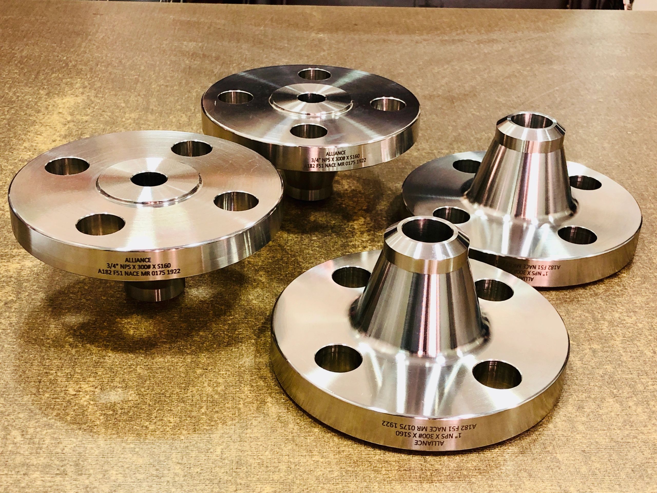 DUPLEX STAINLESS STEEL WNRF FLANGE ASME SA 182 F51 UNS S31803