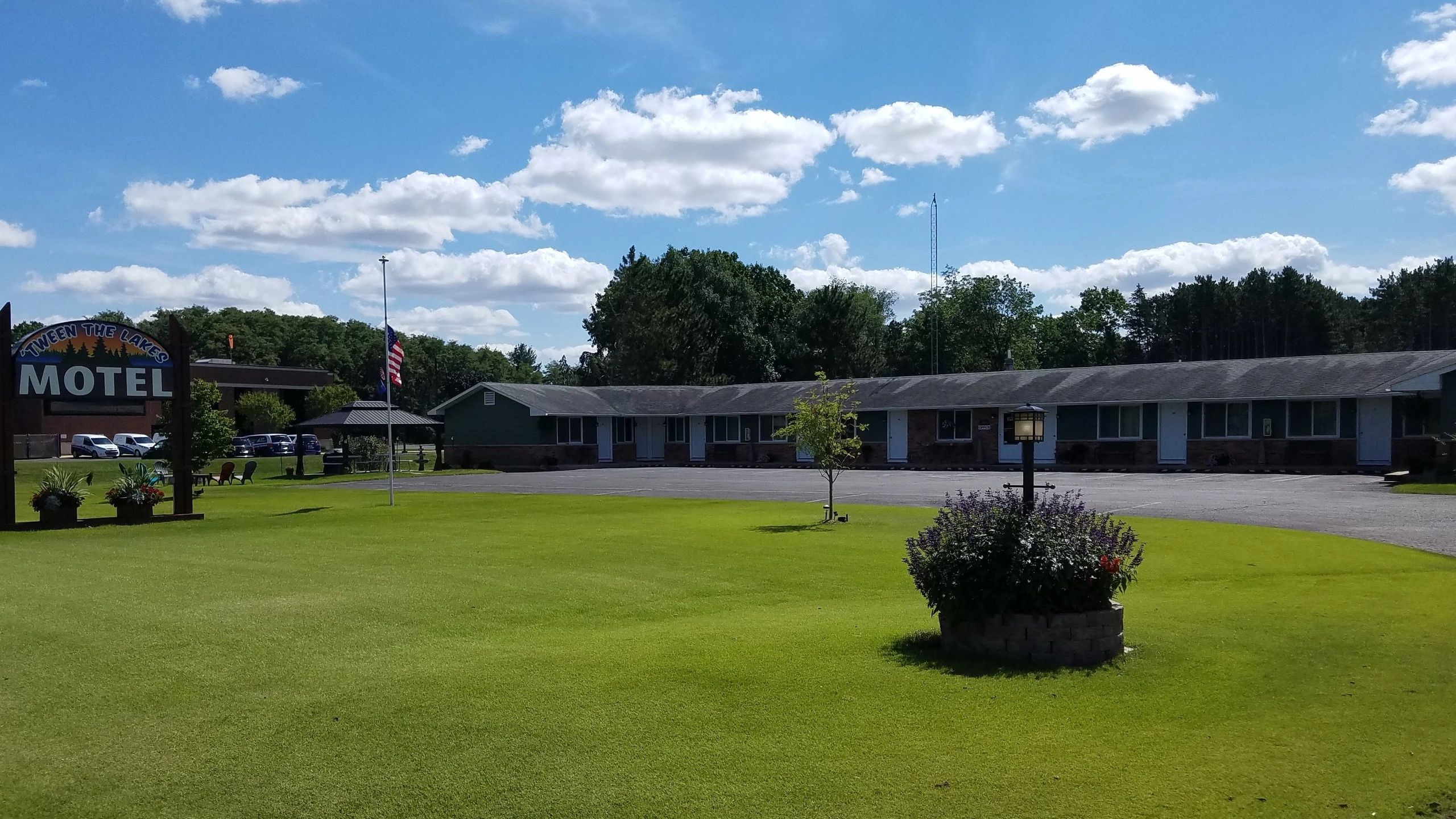 'Tween The Lakes Motel - Lodging Montello Area, Motel