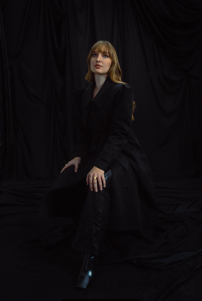 Madison Cunningham's 'Fall 2023 Tour' + Deluxe 'Revealer' Out Now