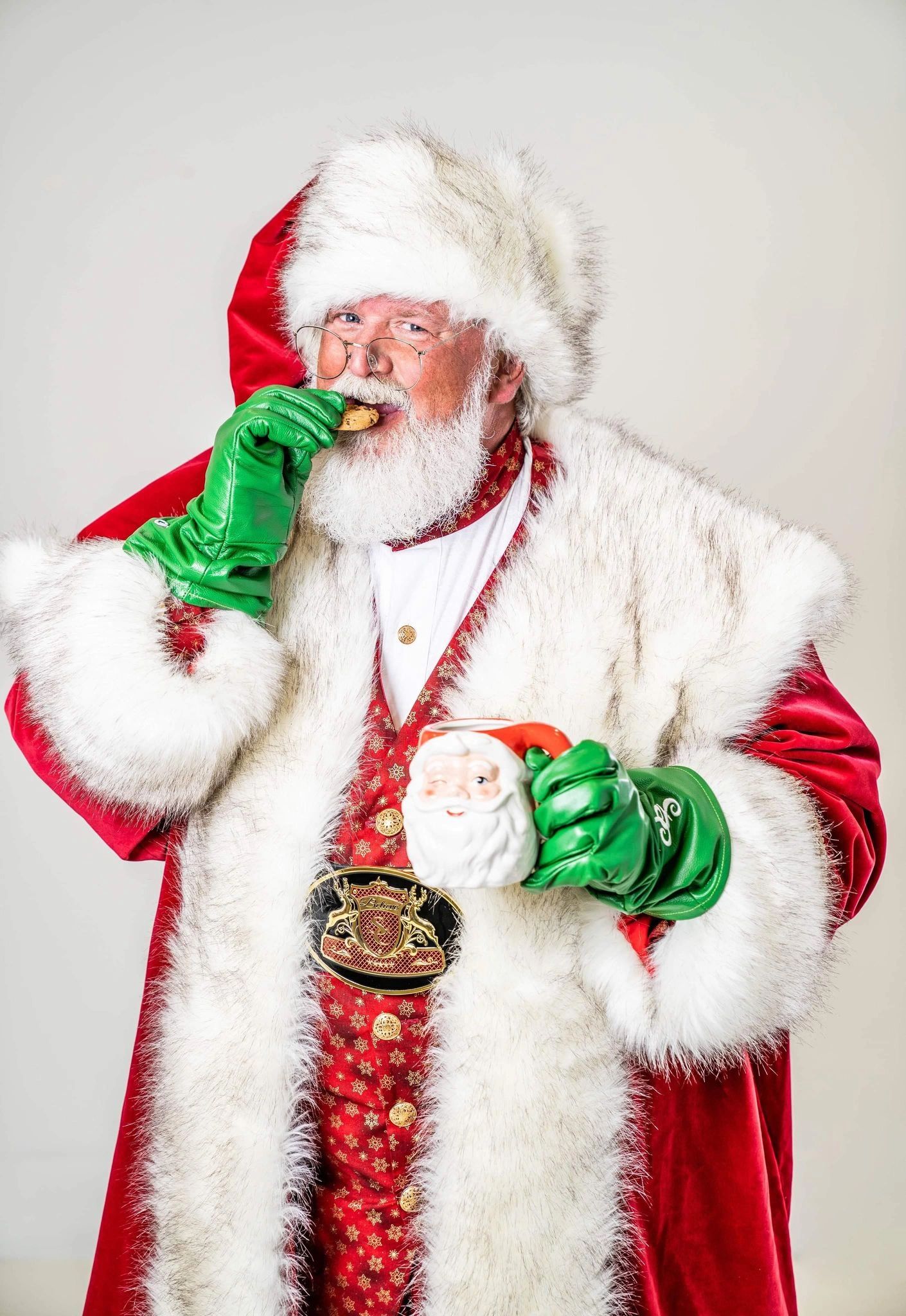 My Local Santa - Hire Santa, Santa Visits Home or Virtual