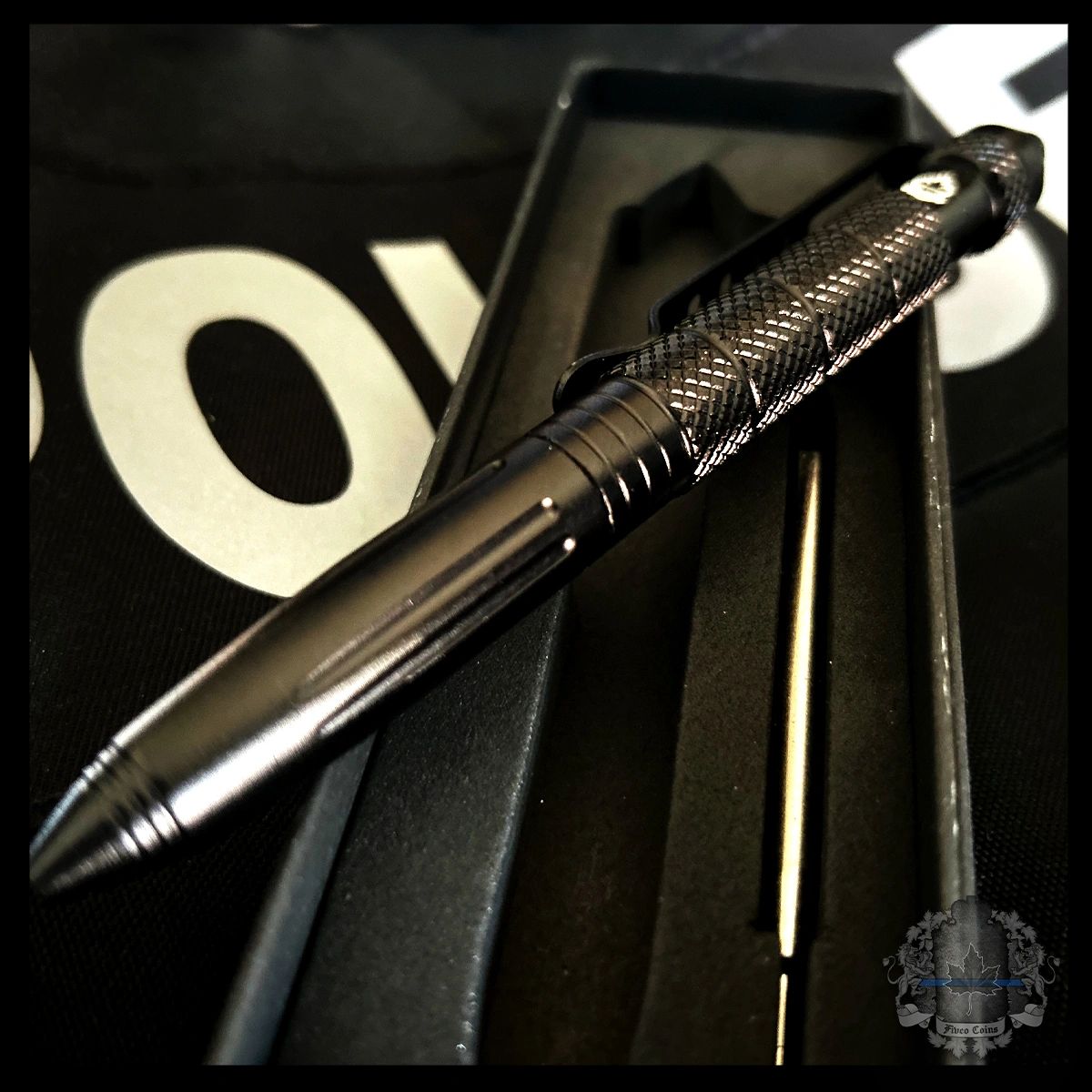 TACTICAL PEN WITH GLASS BREAKER