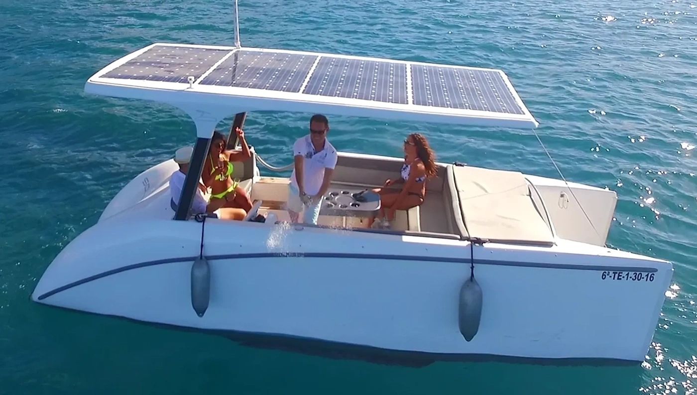 High-Performance Solar Boats Sarasota FL | Solar Boat USA