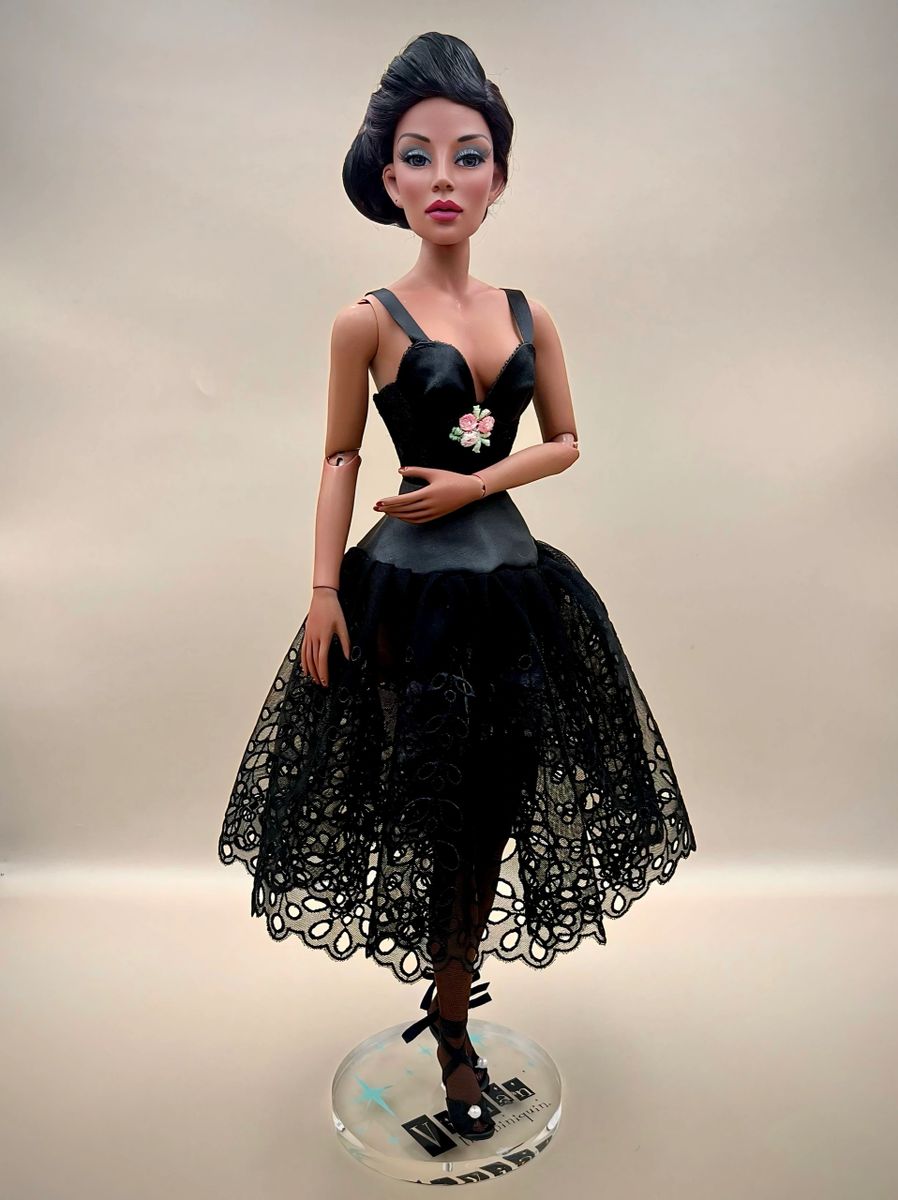 High Class Charm Viola Doll