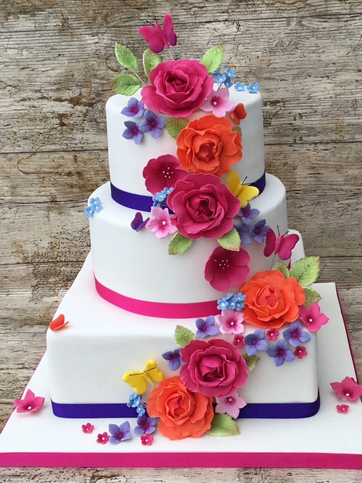sweetsams.co.uk - Cakes in Essex, Wedding Cakes Cake Decorating
