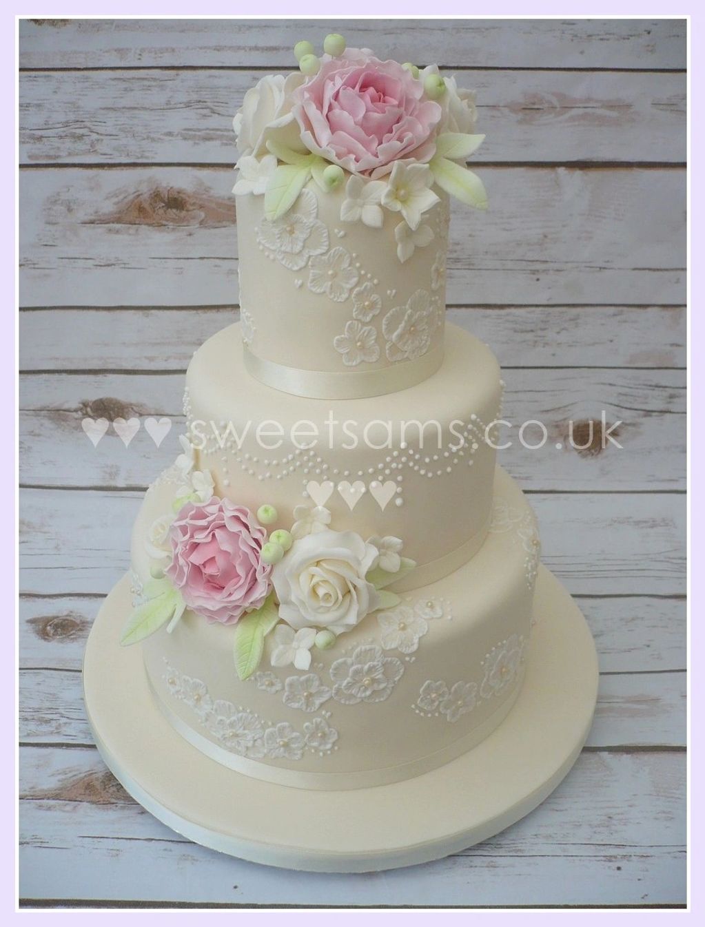 sweetsams.co.uk - Cakes in Essex, Wedding Cakes Cake Decorating