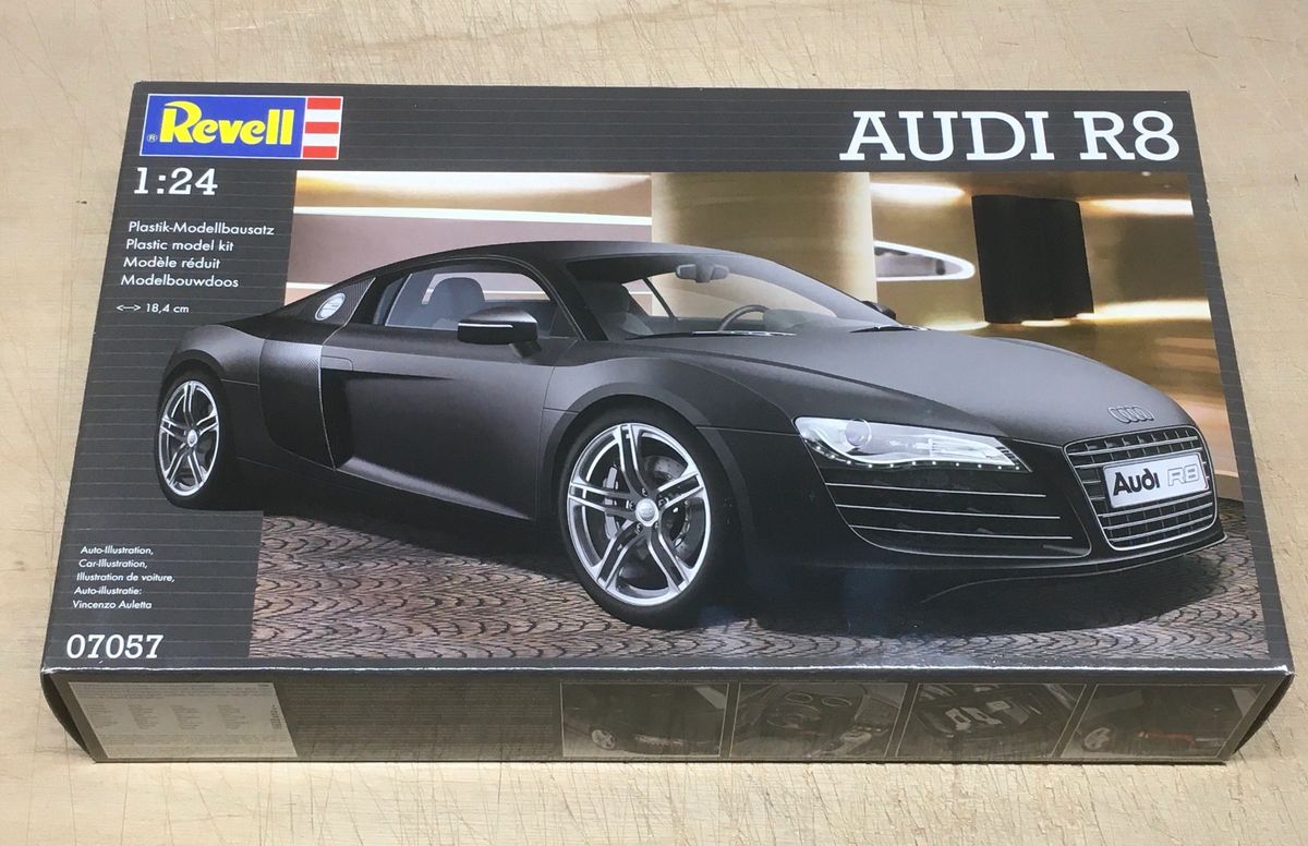 REVELL. GERMANY AUDI R8