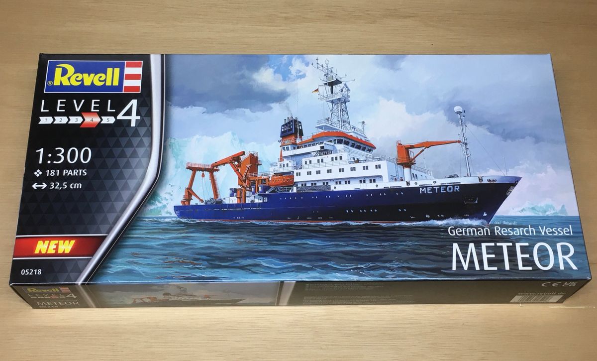REVELL GERMANY - GERMAN RESEARCH VESSEL "METEOR"
