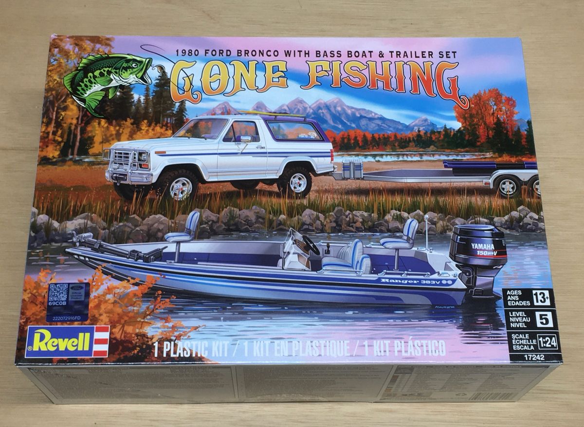 REVELL 1980 FORD BRONCO WITH BASS BOAT & TRAILER SET "GONE FISHING"