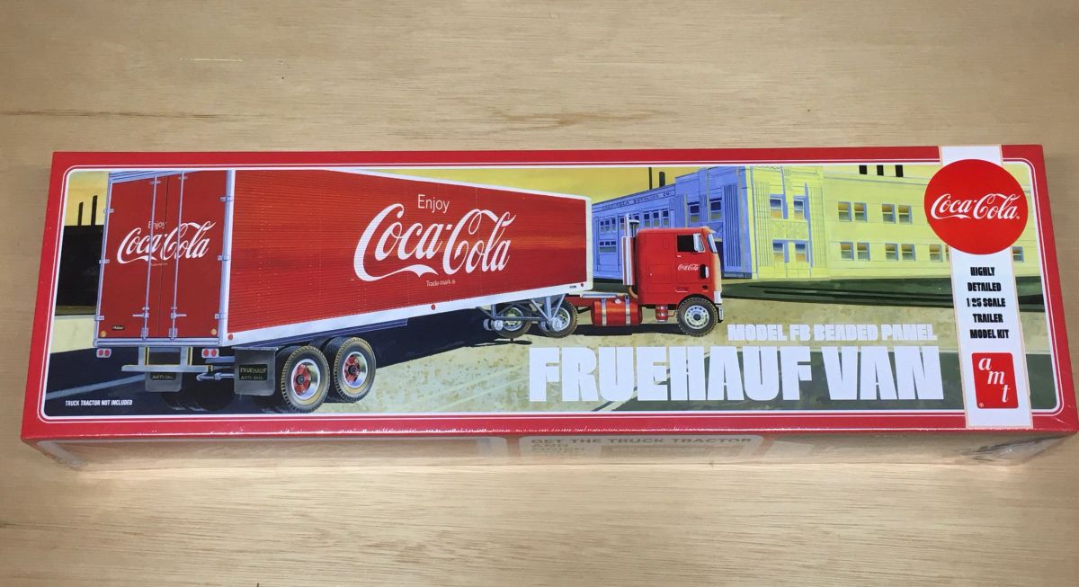 AMT FRUEHAUF BEADED PANEL DRY VAN - COCA COLA EDITION