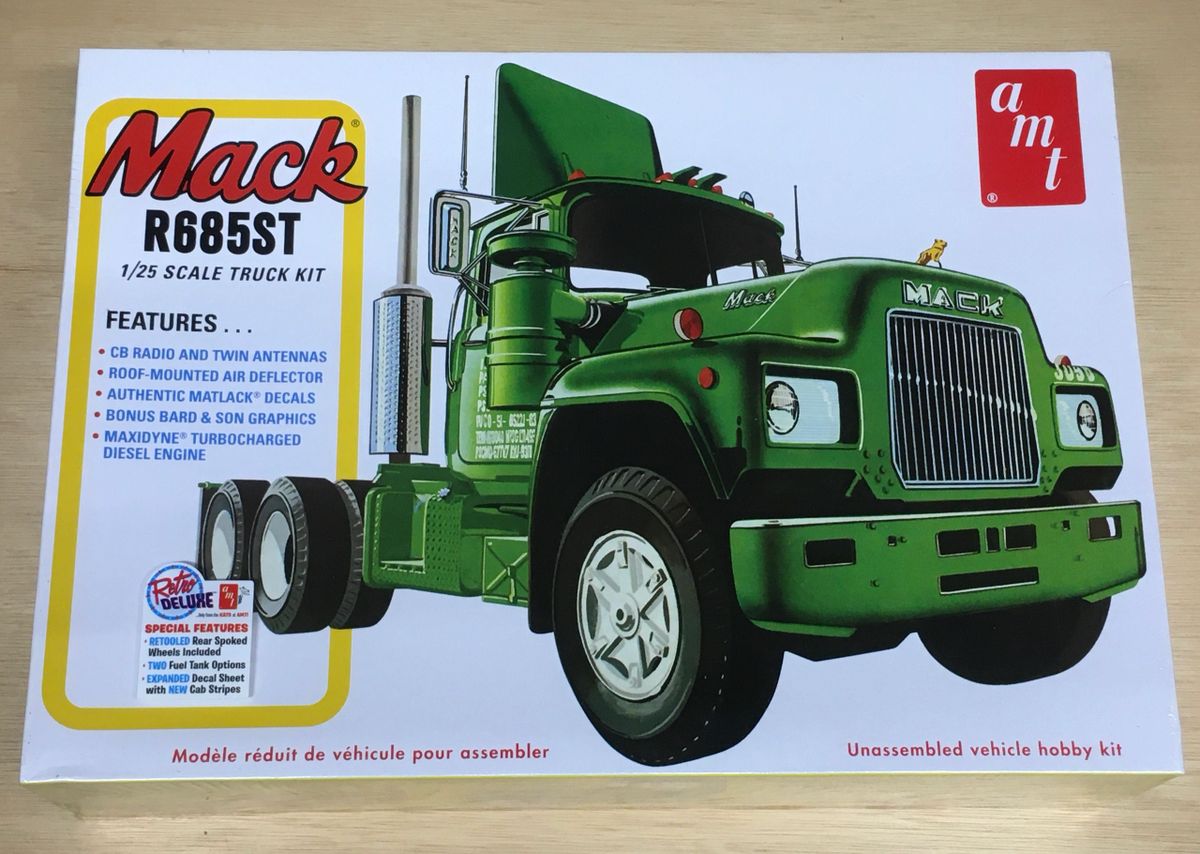 AMT MACK R685ST SEMI TRACTOR