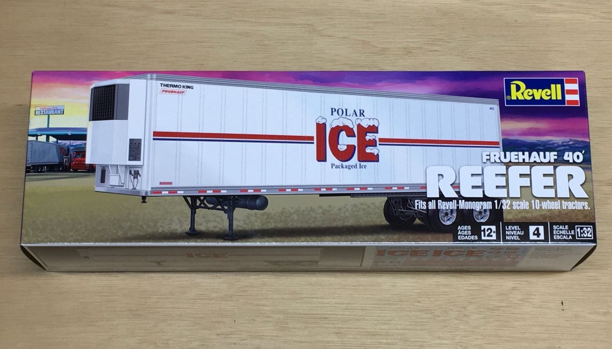 REVELL 40 FT REEFER TRAILER ( 1:32 SCALE )
