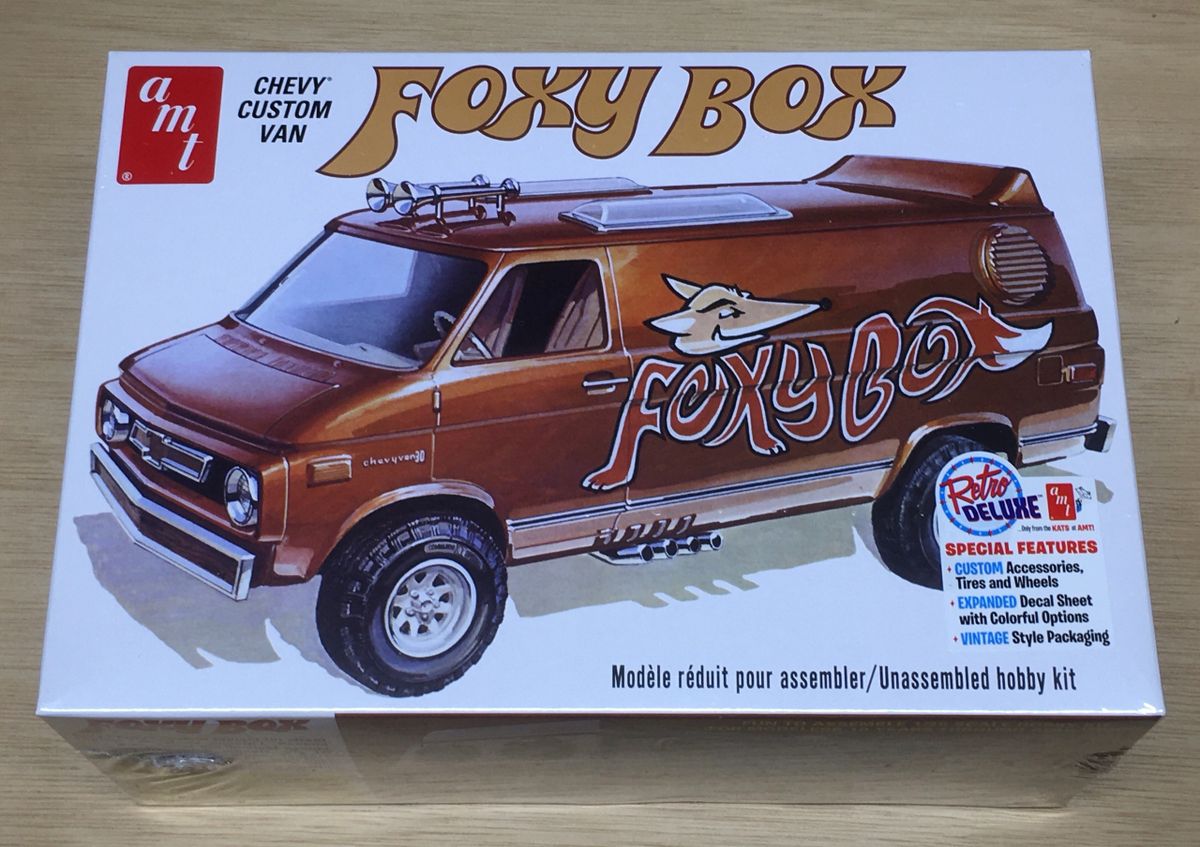 AMT 1975 CHEVY CUSTOM VAN "FOXY BOX"