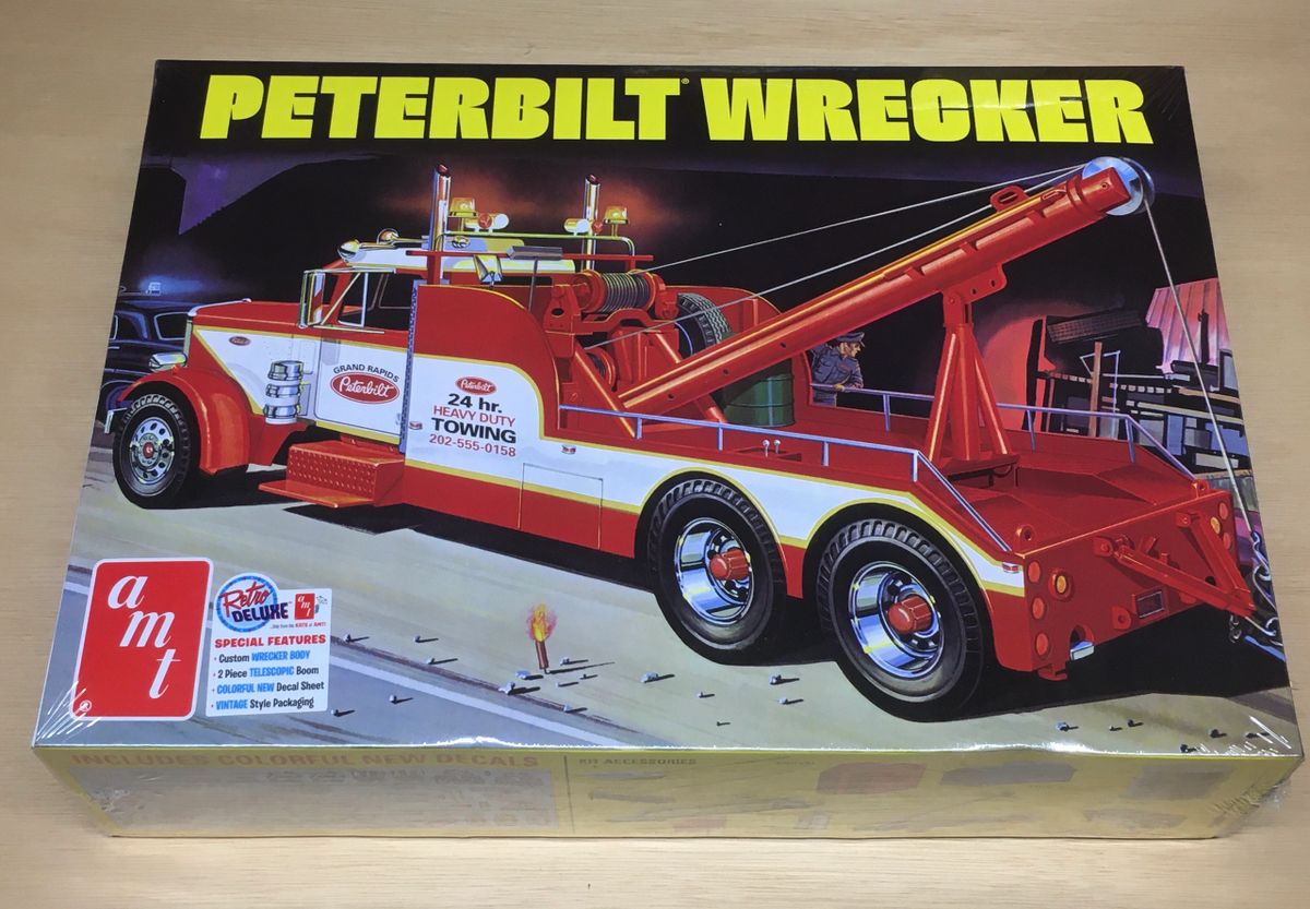 AMT PETERBILT 359 WRECKER