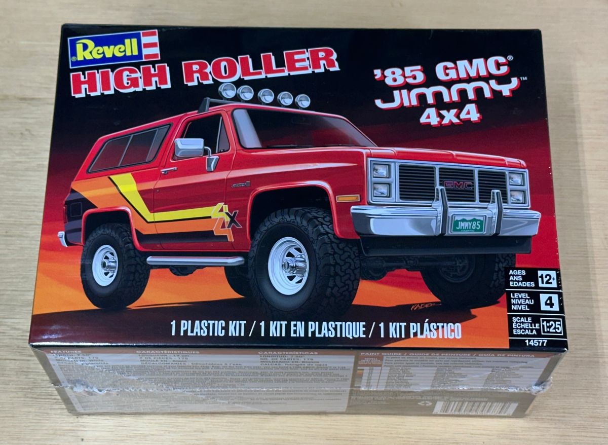 REVELL 1985 GMC JIMMY 4X4 "HIGH ROLLER"