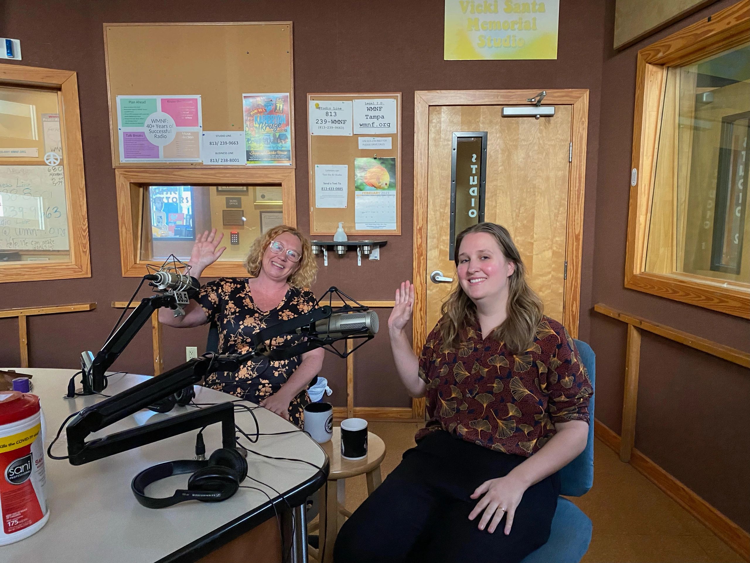 Radio 88.5 FM WMNF - Art In Your Ear