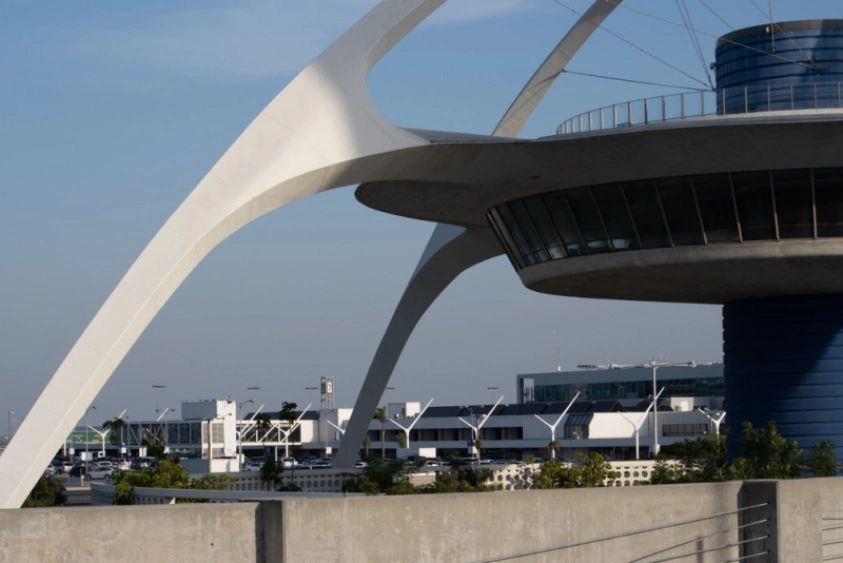 LAX Airport Valet Services - Premium Curbside Parking
