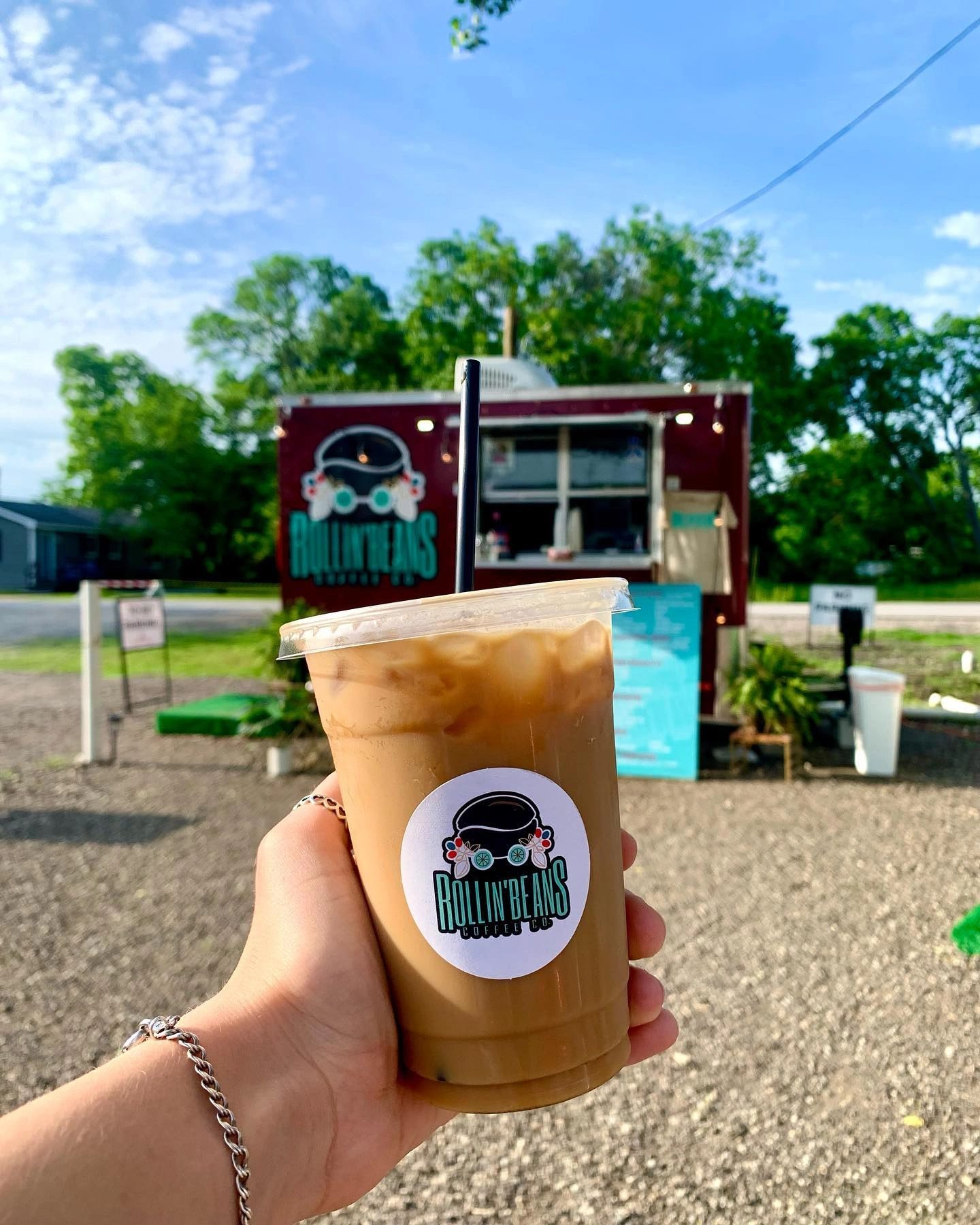 rollinbeans.com - Dairy Free Options, Coffee, Takeout Coffee Nearby
