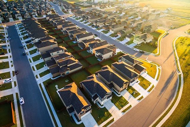 What's the Difference Between CAMs and Property Managers?