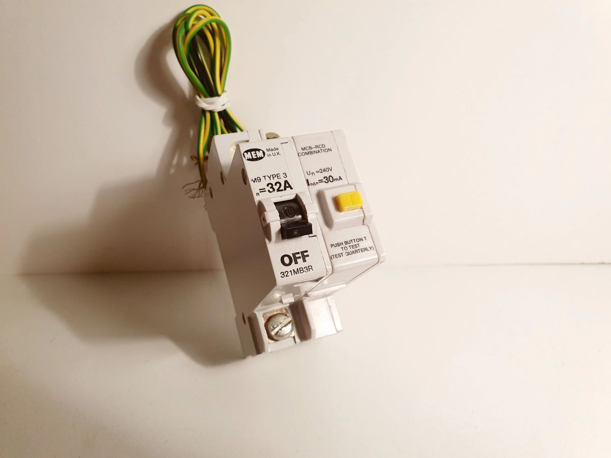 MEM Memshield 1, 32a 30mA type 3 RCBO, mcb-rcd circuit breaker, 321MB3R M9