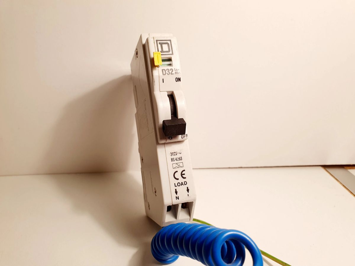 SQUARE D QOE, 32A 30mA TYPE D RCBO, 10KA, QOE132D03, A TYPE