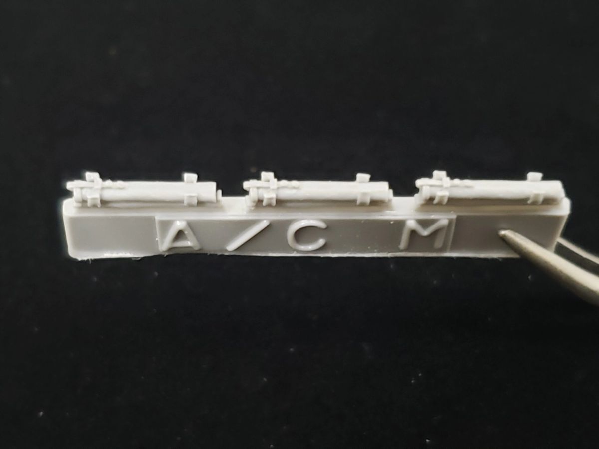 5185 -- German Mounted Gas Mask Breathing Tubes (set of 6 — Armored Cars)