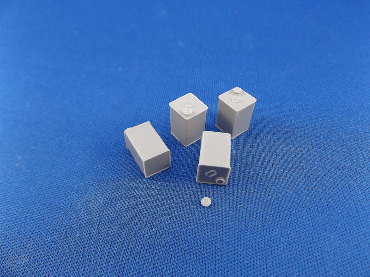 2048 -- Commonwealth 4 gal POL Cans (Type 1, Set of 4)
