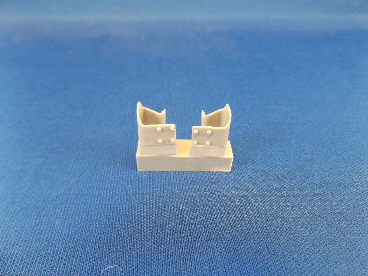 1320 -- U.S. 2 1/2 Ton Bumperettes