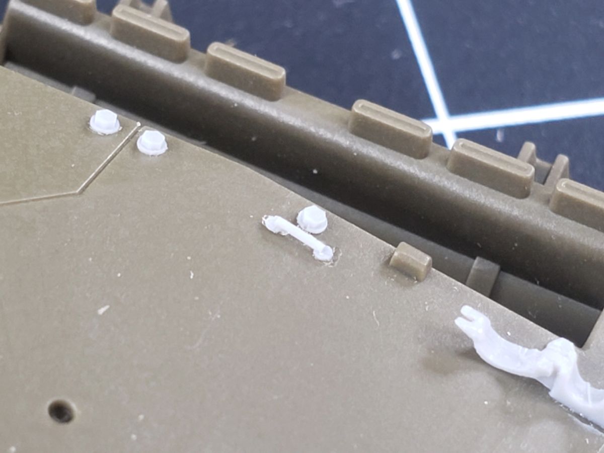 9008 -- 3 inch Footman Loops with 'Disc' Feet (M-18 -- 50 count)