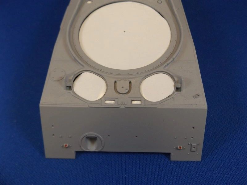 1095 -- M4A2 Upper Hull: 75 mm Large Hatch, Dry Storage (FTA)