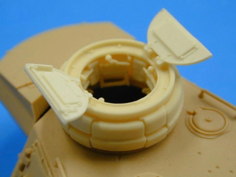5108 -- Panzer III/IV Cupola with Interior and Clear Periscopes