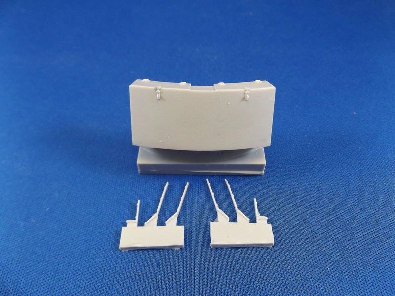 5060 -- Tiger I Large Turret Box (shallow with 2 clasps)