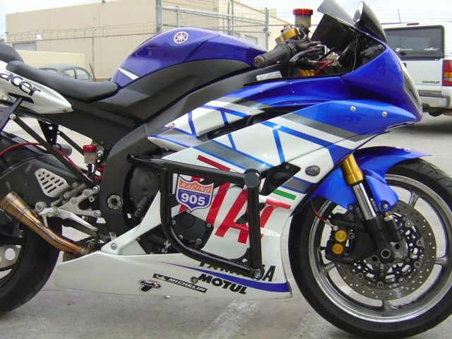 Stunt Cage: (YAMAHA R1 2002-2003)