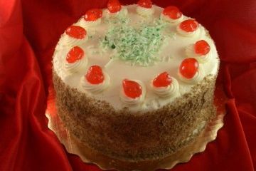 Dessert Cakes | Helfers Pastries & Deli