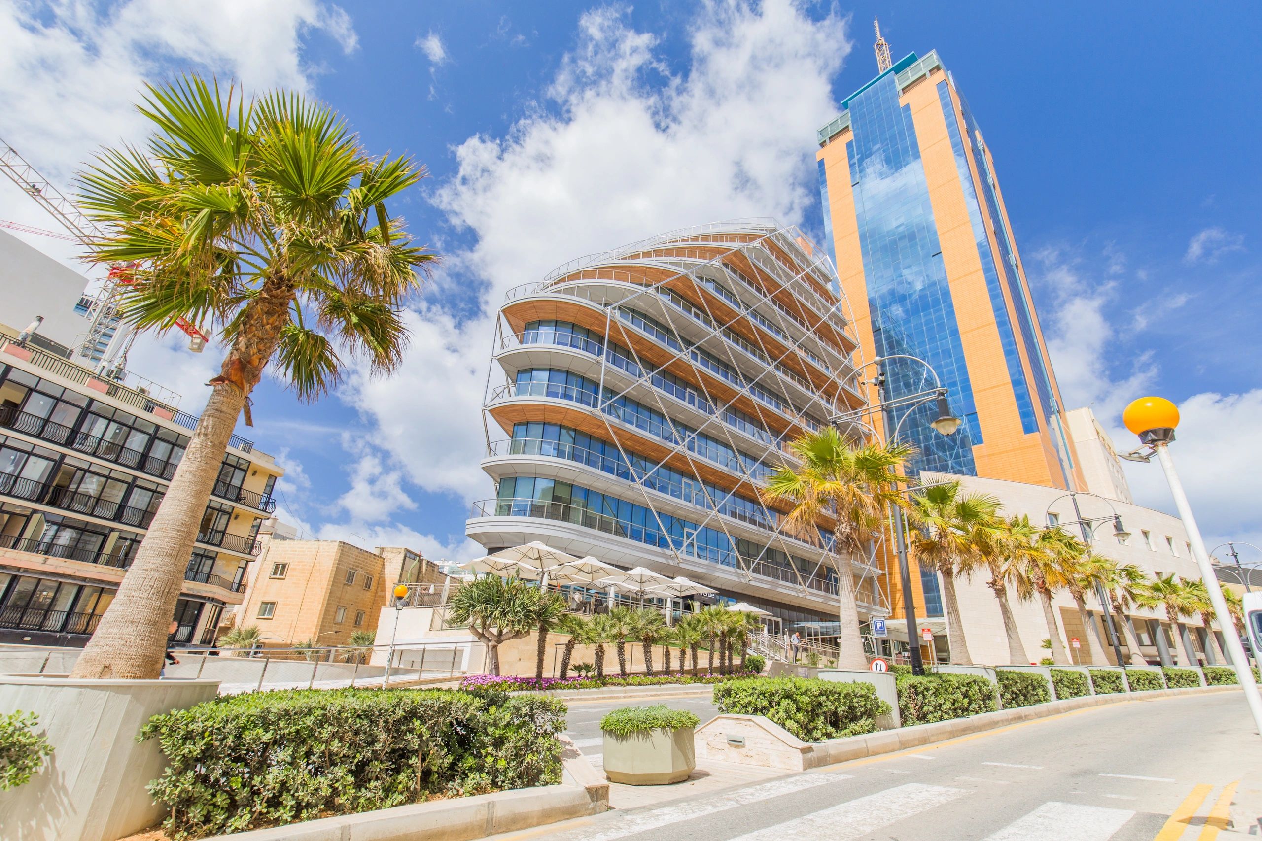 Signum Magnum College - Accredited Business School