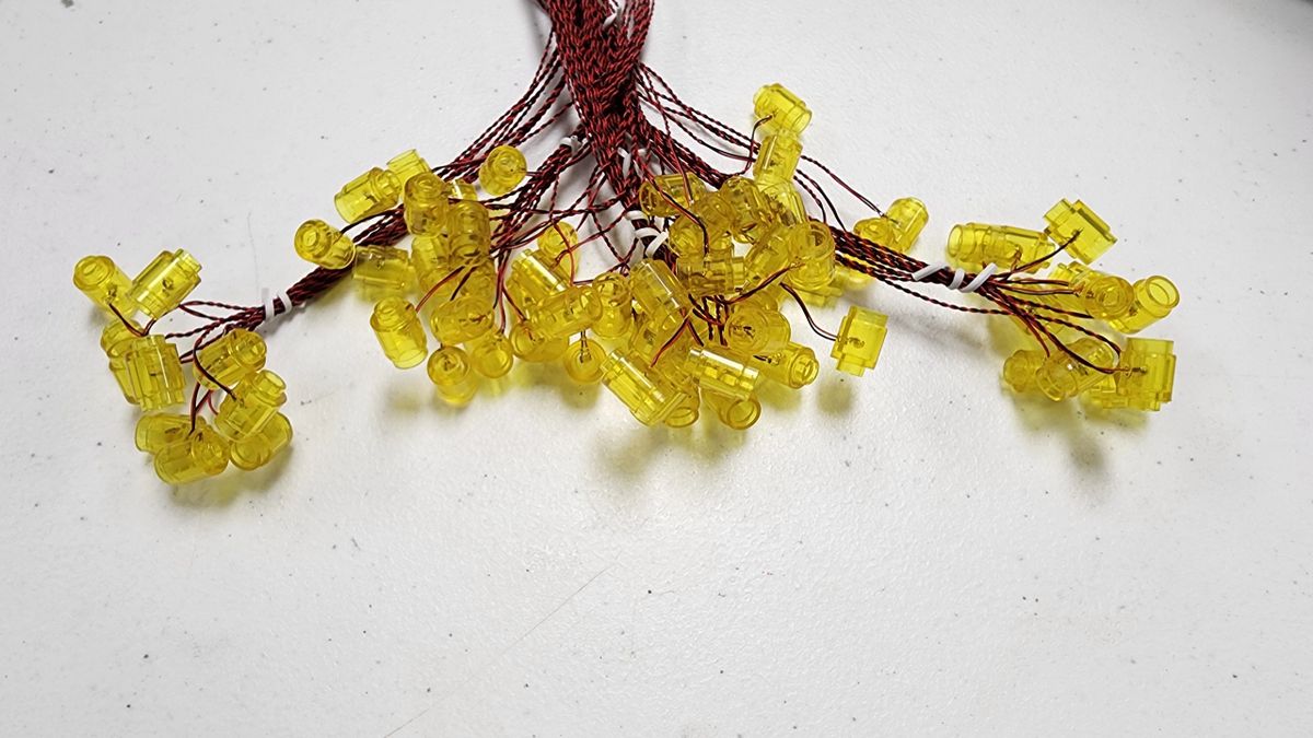 Trans Yellow Round Brick Light