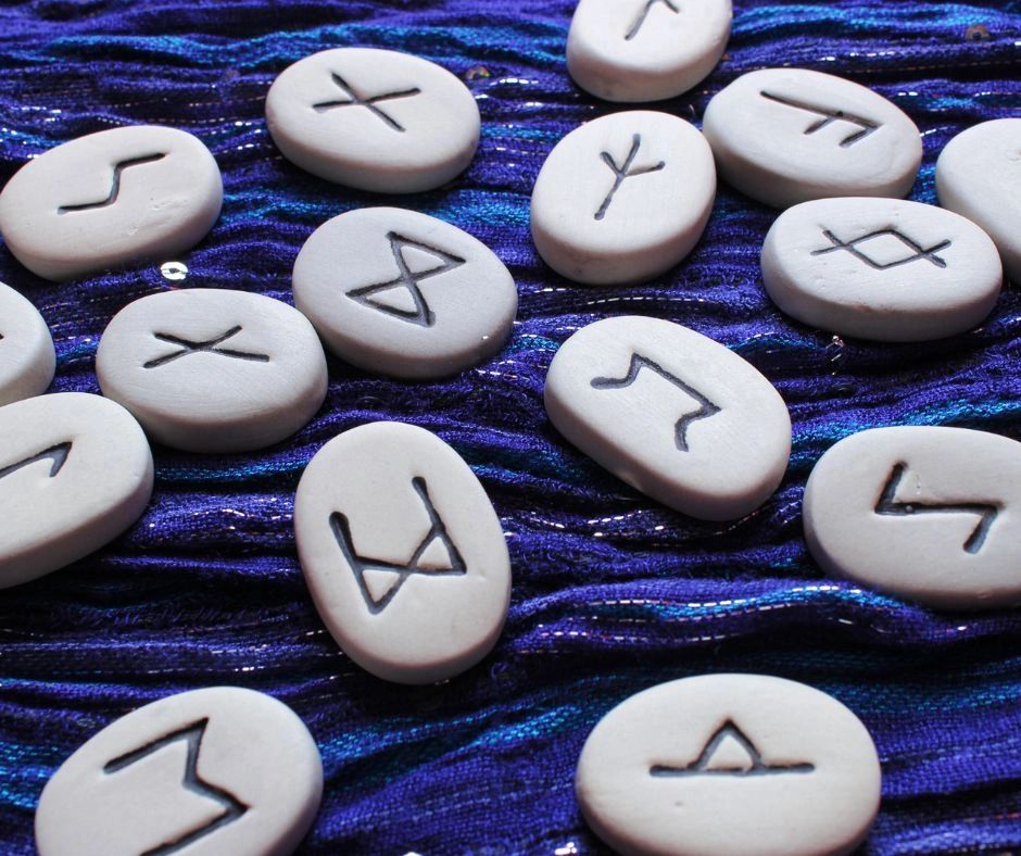Runic Aetts: A Wander through the Runes