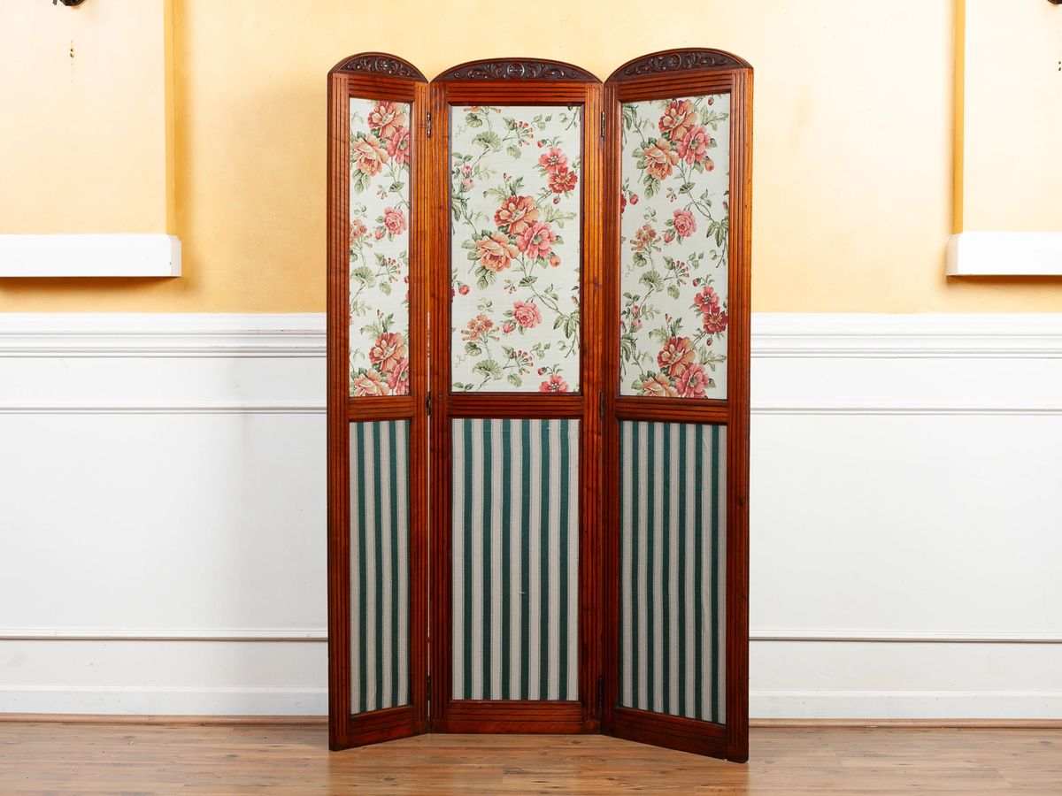 Antique English Edwardian Carved Mahogany Three Panel Fabric Room ...