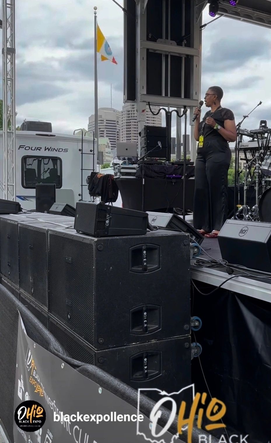 Deaun Sings: Your Go-To Soul Singer