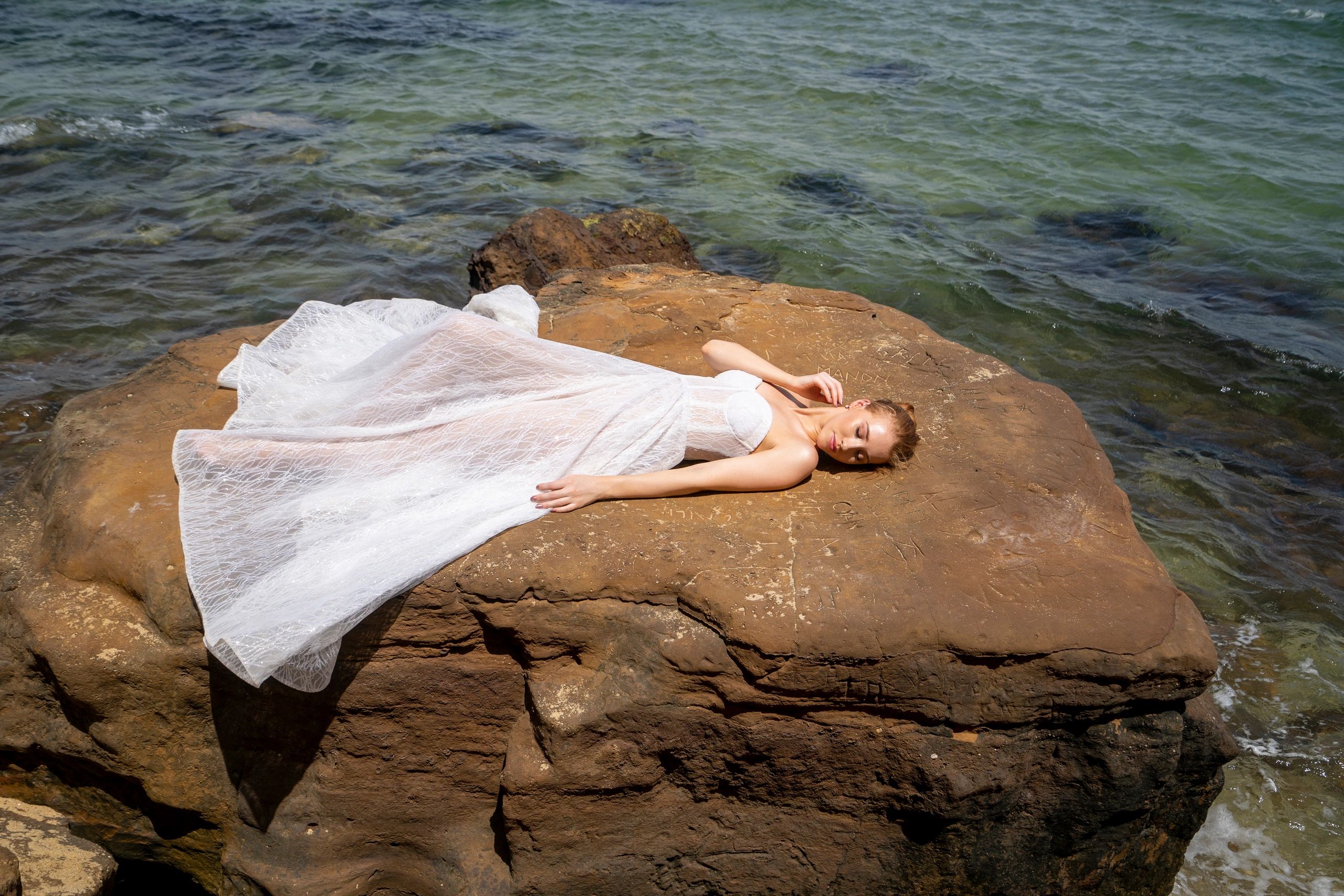 HOME [lux-bridal.com]